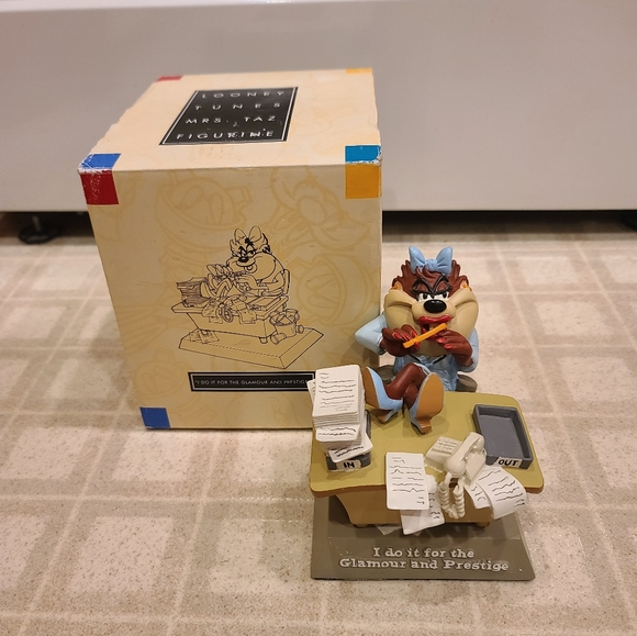 Other | Looney Tunes Mrs Taz Work Desk Figurine Warner Brothers 1996 ...